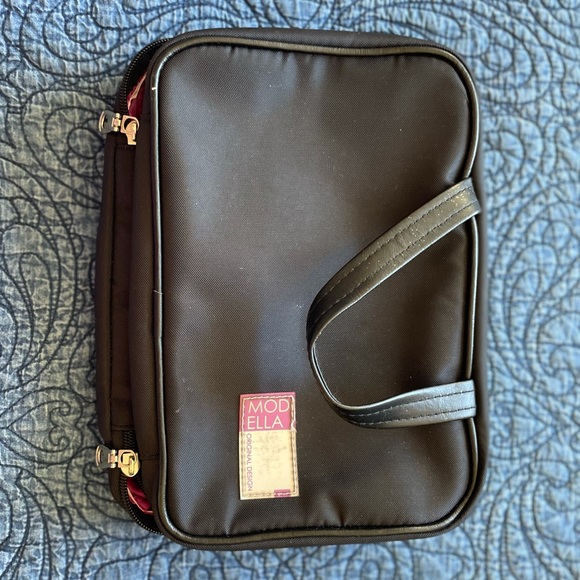 Modella | Bags | Black Cosmetics Travel Bag | Poshmark